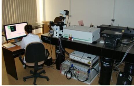 Time-resolved confocal fluorescence microscope system (FLIM) (MicroTime 200, PicoQuant ...